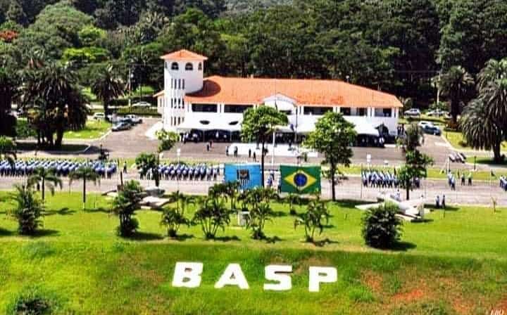 Restauração de aviões monumentos na Base Aérea de São Paulo: A ...